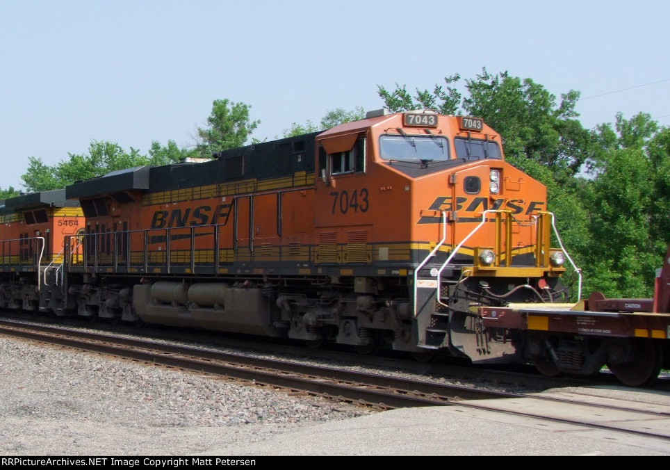 BNSF 7043